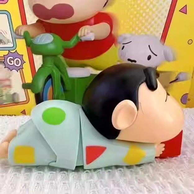 Crayon Shin-chan doesn't want to get up, crawl, wind-up toy, dynamic ...