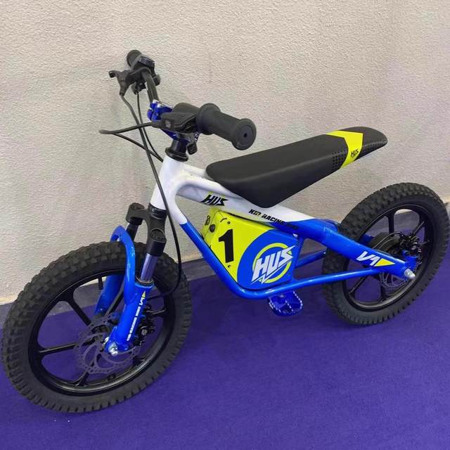 HUS children's car accessories competitive foot and high car handle ...