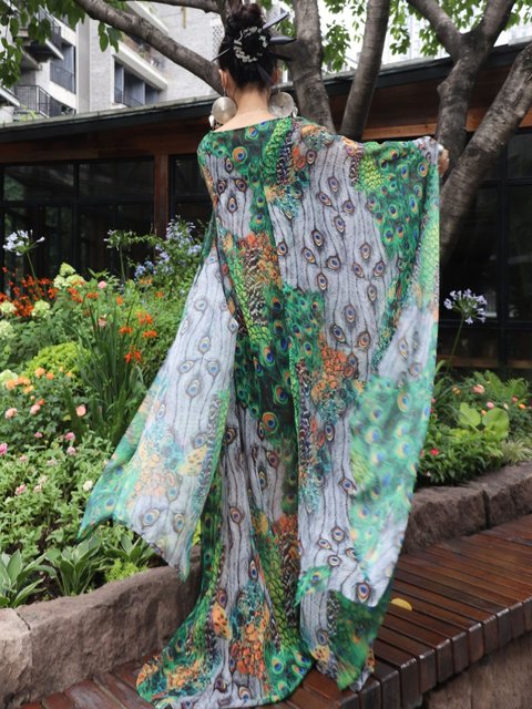 Jin Xiuer's original white and green peacock chiffon big water sleeve ...