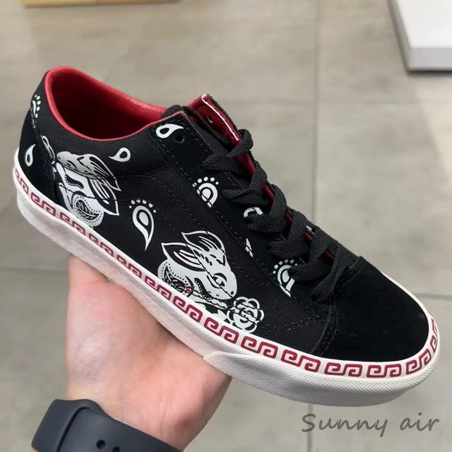Sunny spot VANS Year of the Rabbit series rabbit print red black men's ...