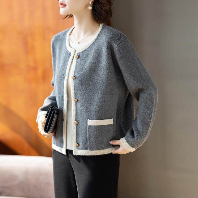 Mom autumn clothing outer outer outer temperament 2024 new model 50 ...