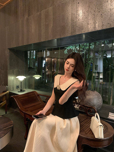 Muzili's Li Haijun collar black sleeveless top for women's spring and summer skirt two-piece suit