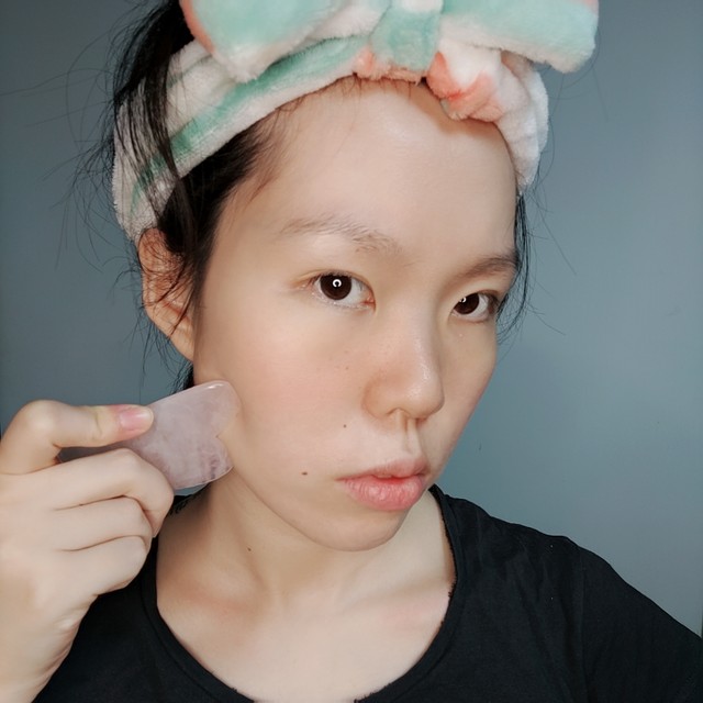 Jade powder crystal facial scraping board, beauty tool for women to ...