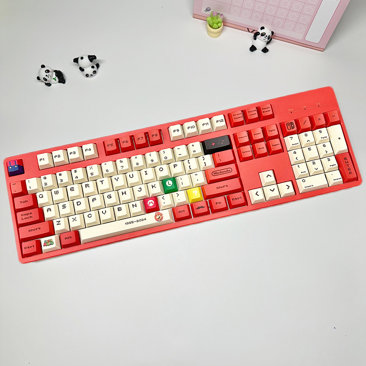 Mechanická klávesnice vyměnitelná za provozu s pbt sublimačními klávesami