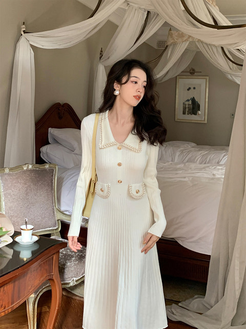 SYT's playful and cute little fragrant lapel slim knitted dress for ...