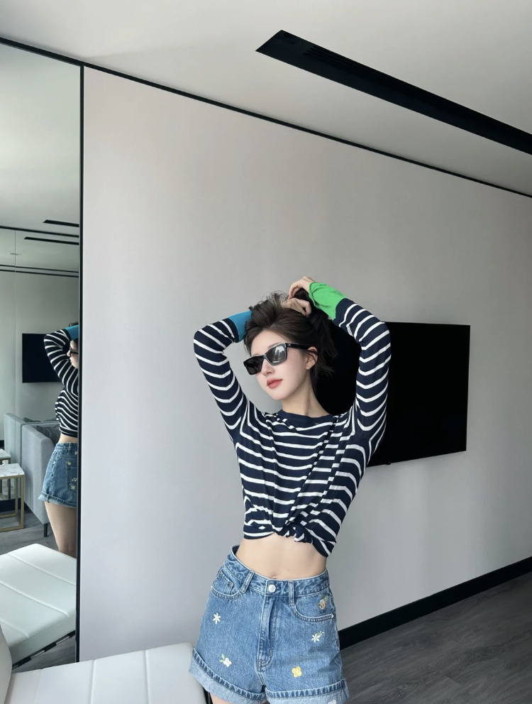 Zhao Lusi's same style cold and cool striped T-shirt women's summer 2 ...