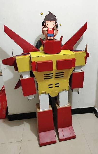 Kindergarten handmade robot carton materials Children can wear mech ...