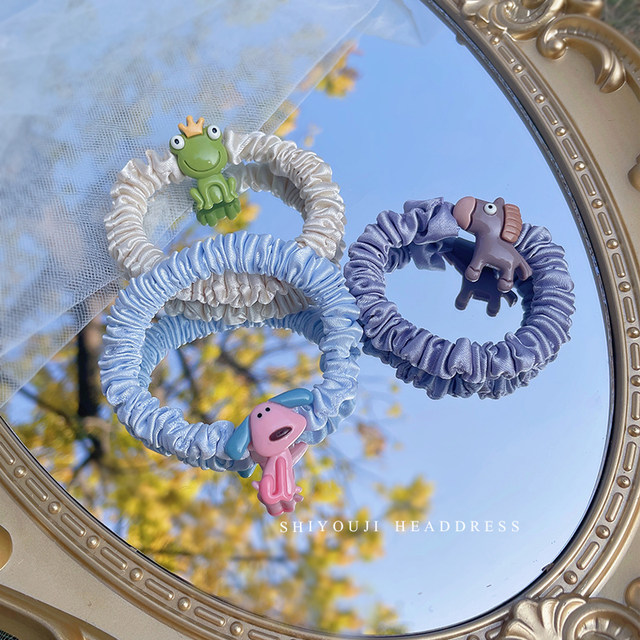 Girlfriends with small intestines tied hair rope animal fresh hair ...