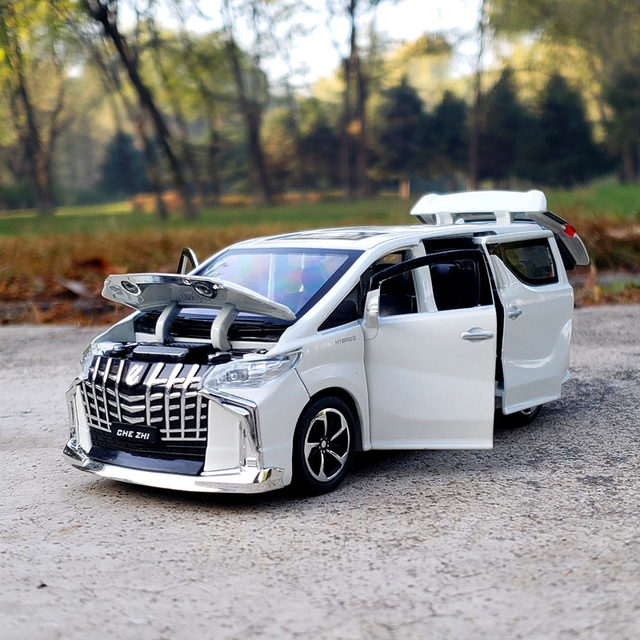 1:32 Toyota Elfa alloy MPV business car model Bread nanny car ...