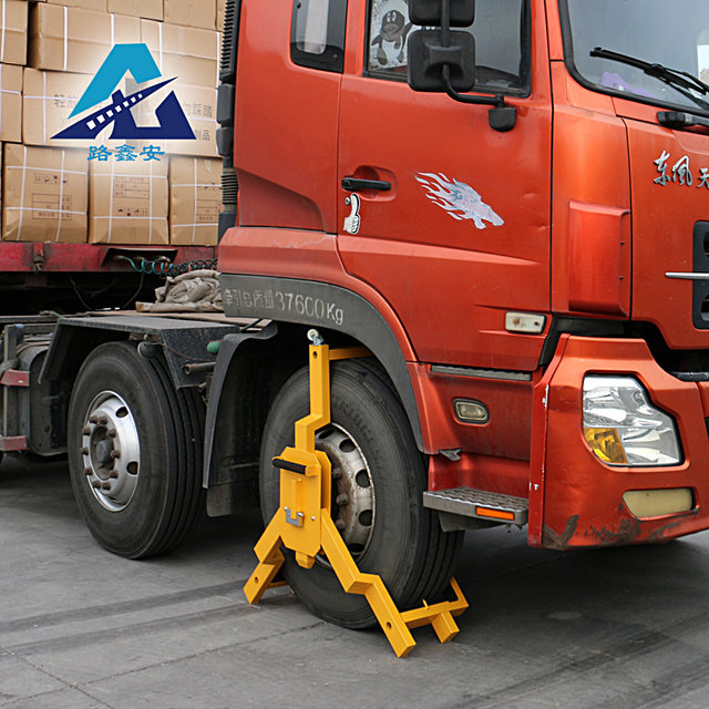 Big truck trigeminal lock large truck slag soil tire tire anti -theft ...