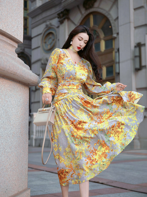 ReVe Haute Couture Yellow Battle Robe Drooping Satin Pleated Belly ...