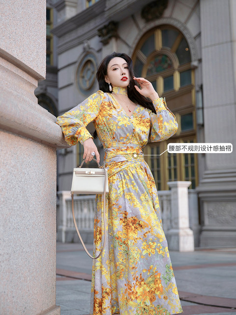 ReVe Haute Couture Yellow Battle Robe Drooping Satin Pleated Belly ...