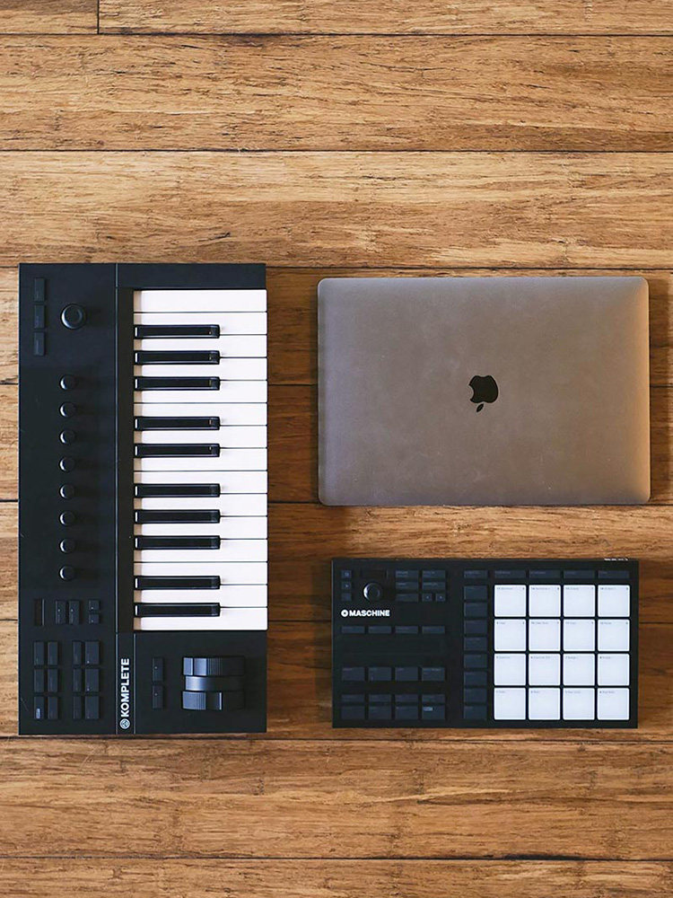 Native Instruments Komplete Kontrol A61 - 61-კლავიშებიანი MIDI კონტროლერი