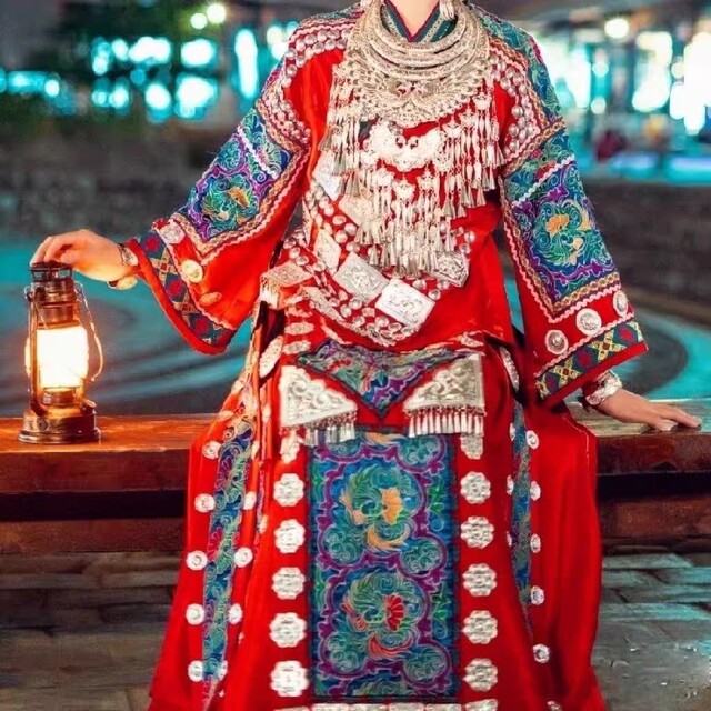 Qianhu Travel Passenger Photo Miao and Dai New Women's Set two sets of Miaojiang Clothing