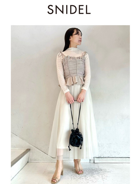 SNIDEL spring and summer versatile casual, slightly translucent half ...