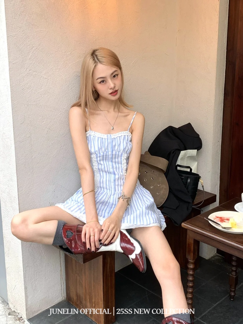 June Lin Korean Blogger's Same Style Sweet and Spicy Girl Ruffled Patchwork Square-Neck ...