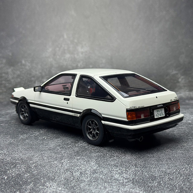 OTTO1: 18 Toyota AE861985 jumping light version resin car model OT444B