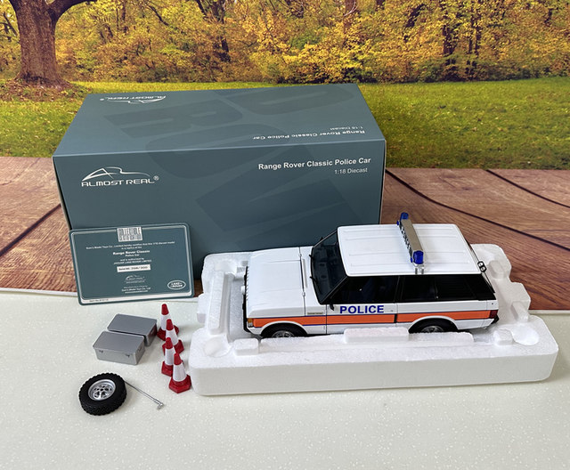 ALMOSTREAL realistic AR1/18 first generation Land Rover Range Rover ...