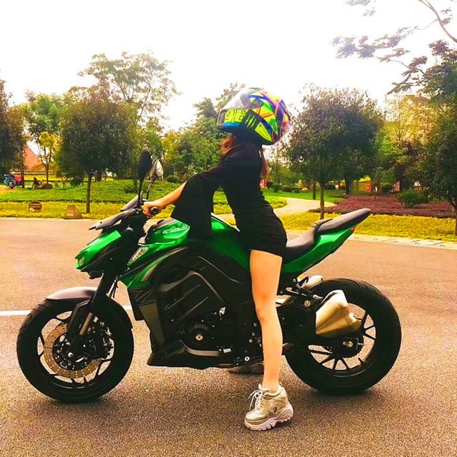 N19 street car Jiajue Python motorcycle Jiaolong sports car Kawasaki Z1000 imitation racing two ...