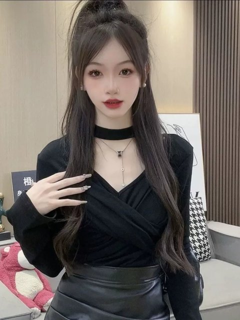 Sexy style V -neck hanging neck with long -sleeved bottoming shirt ...