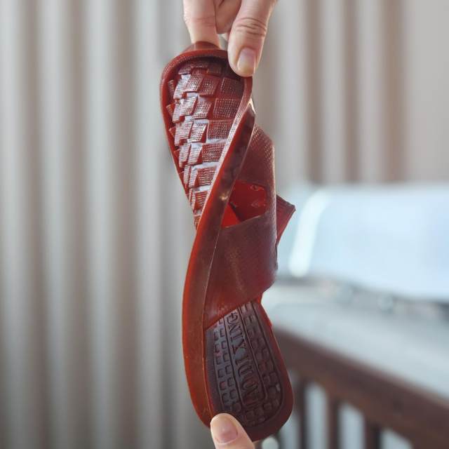 Crystal transparent slippers Men's beef tendon plastic middle-aged and ...