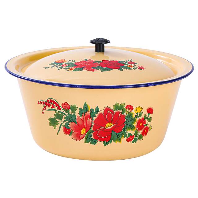 Old-fashioned enamel basin with lid, nostalgic covered basin, fresh ...