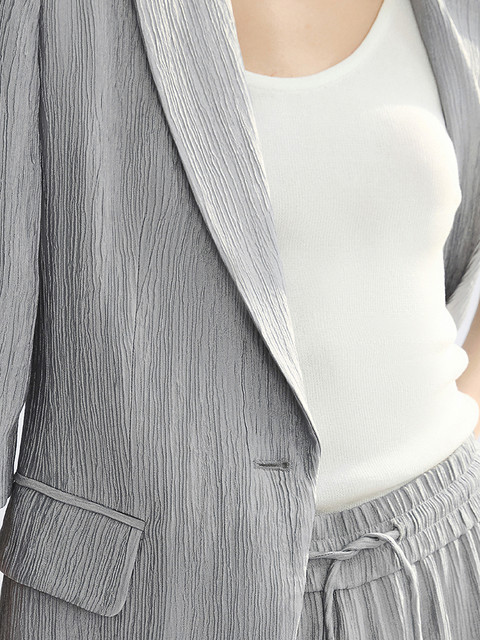 Langzi Lao Qian style pleated light men suit white gray commuting high-end 2025 summer new thin ...