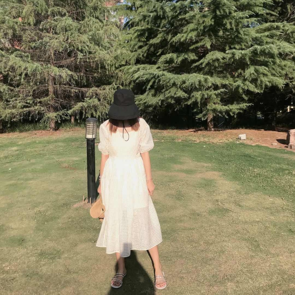 穿裙子适合戴啥帽子穿裙子看裙子里面文秘苑图库