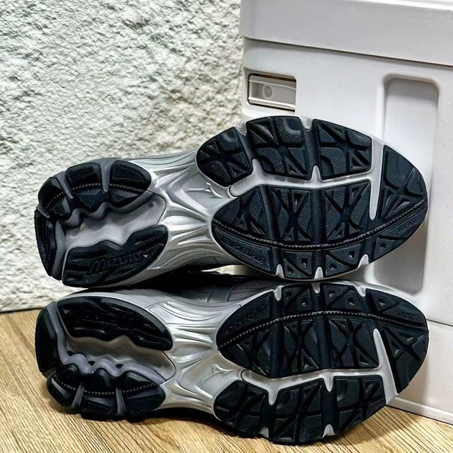 Mizuno HALO MIX heightening support wrapping retro trend jogging ...