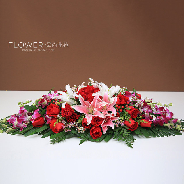 Podium flowers, drooping conference table flowers, Beijing banquet sign ...