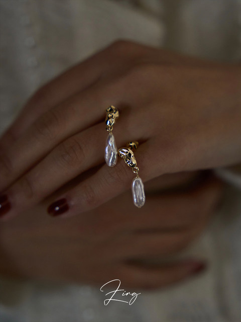 Zing mini small natural baroque pearl earrings exquisite temperament versatile French retro ...