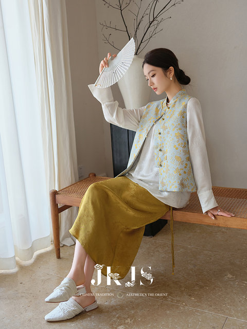 JKJS new Chinese style buckle vest 2025 new improved Tang jacquard top