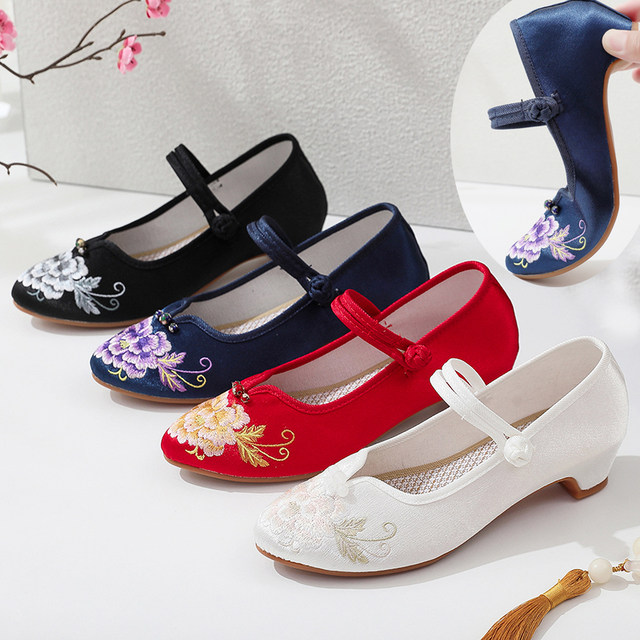 With cheongsam and Hanfu shoes, Chinese ethnic style retro spring and ...