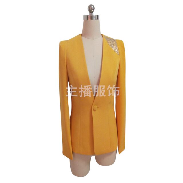 Customized broadcaster host shrugging a V -neck mirror dressing, an ...