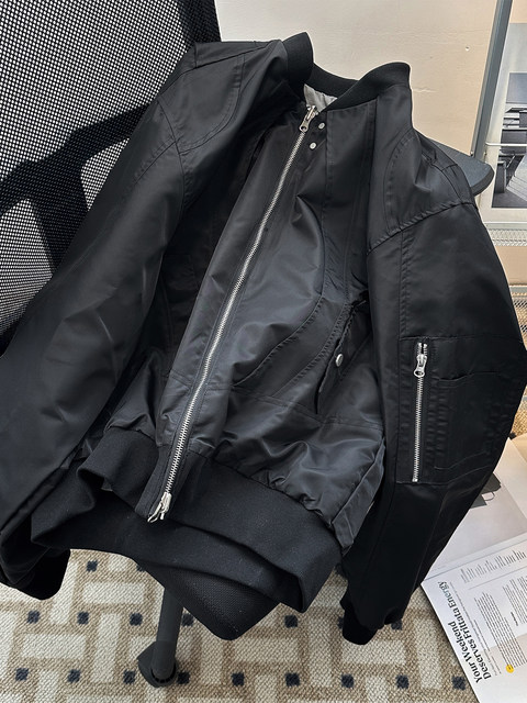 Fashionable double -sided wearing a deconstructed sports jacket boys ...