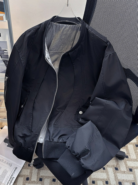 Fashionable double -sided wearing a deconstructed sports jacket boys ...