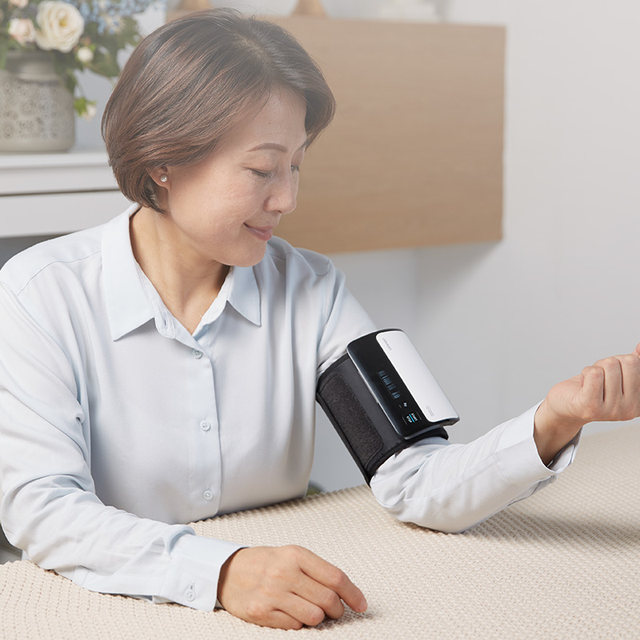 Omron electronic sphygmomanometer imported from Japan high-precision home genuine arm-mounted ...