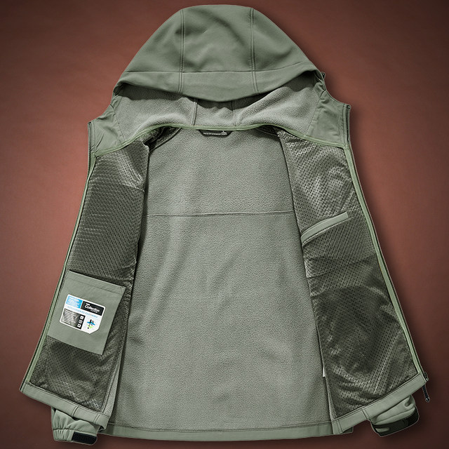 Outdoor sports soft shell jacket for men in autumn and winter solid ...