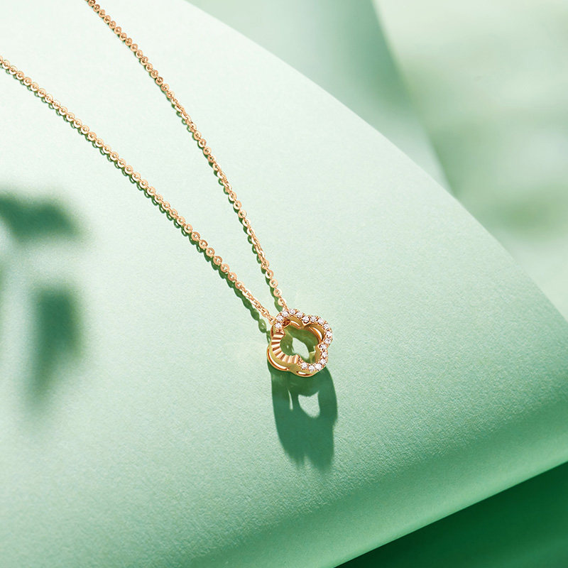 สร้อยคอเพชร tsl xie ruilin - ดีไซน์โคลเวอร์สี่แฉกนำโชค ทอง 18k