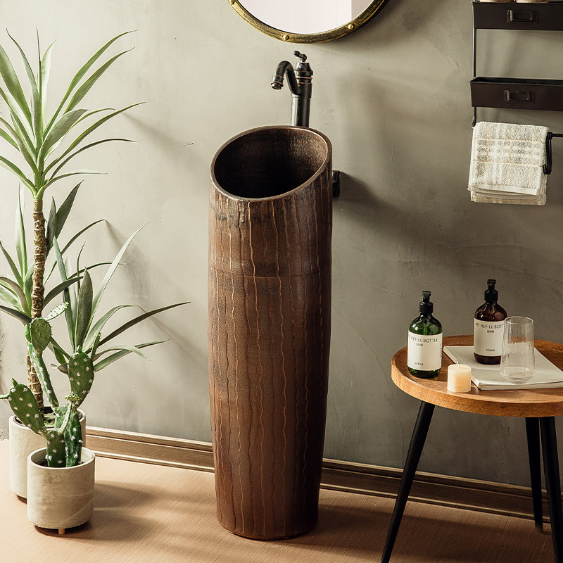 Retro Large Column Basin for Outdoor Gardens and Courtyards