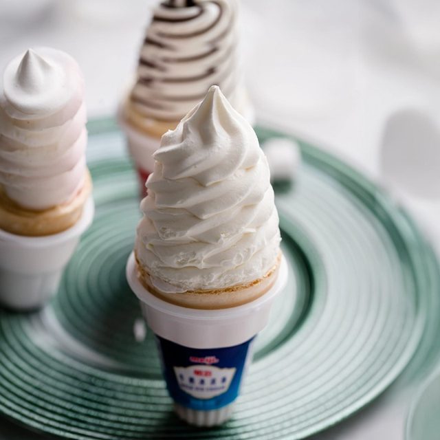 10 Meiji torch Big Head cone ice cream strawberry milk chocolate ice ...