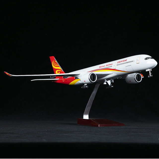 Simulation aircraft model with wheels and lights HNA Boeing 787 Hainan Airlines passenger ...