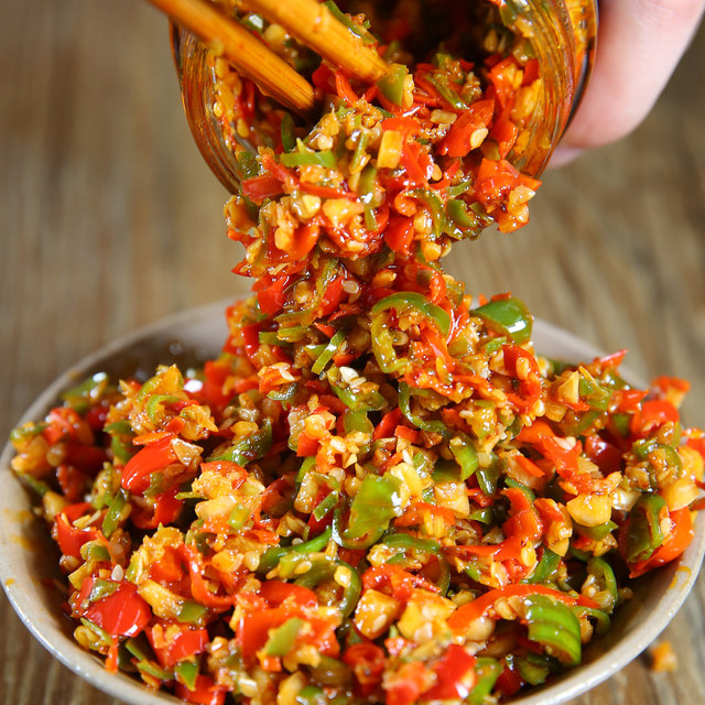 Garlic Chili Sauce Sichuan and Hunan Specialties Chopped Pepper Sauce ...