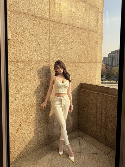 Pickrui Rui Ge Night Rose Lace Embroidered Sequenant Studius Studios ...