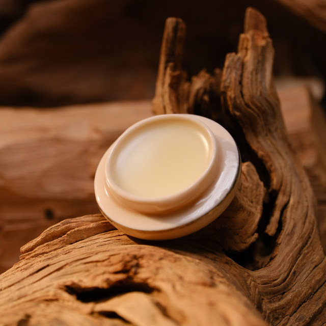 India Mysore Laoshan sandalwood essential oil natural balm solid ...