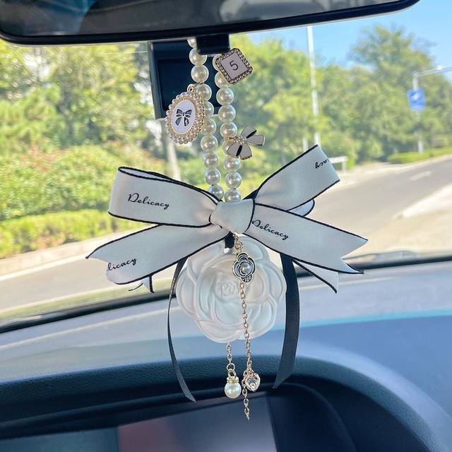 Camellia Car Pendant Fragrance Diffuser Car Aromatherapy Rearview ...