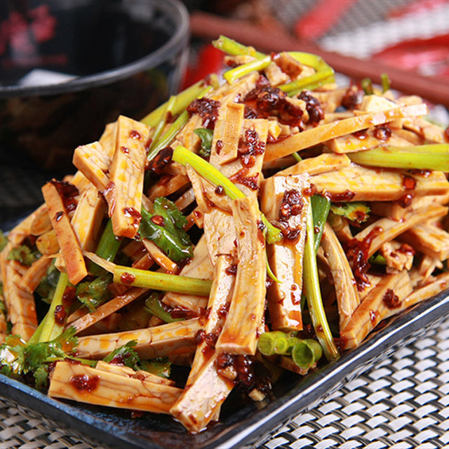 Guizhou specialty oil chili characteristic homemade spicy pepper garlic flavor cold sauce sea ...