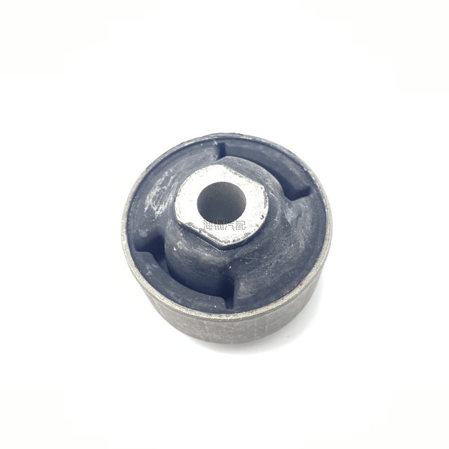 Suitable for Roewe EI6EI5i6i5 MG6 lower arm bushing triangle arm rubber ...