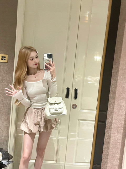 COOLLINE Lin Zixi's multi-piece Tuen five-color breasts want to show ...