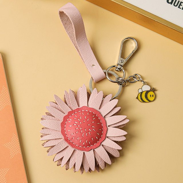 Tailor handmade DIY material bag leather small daisy car keychain ...
